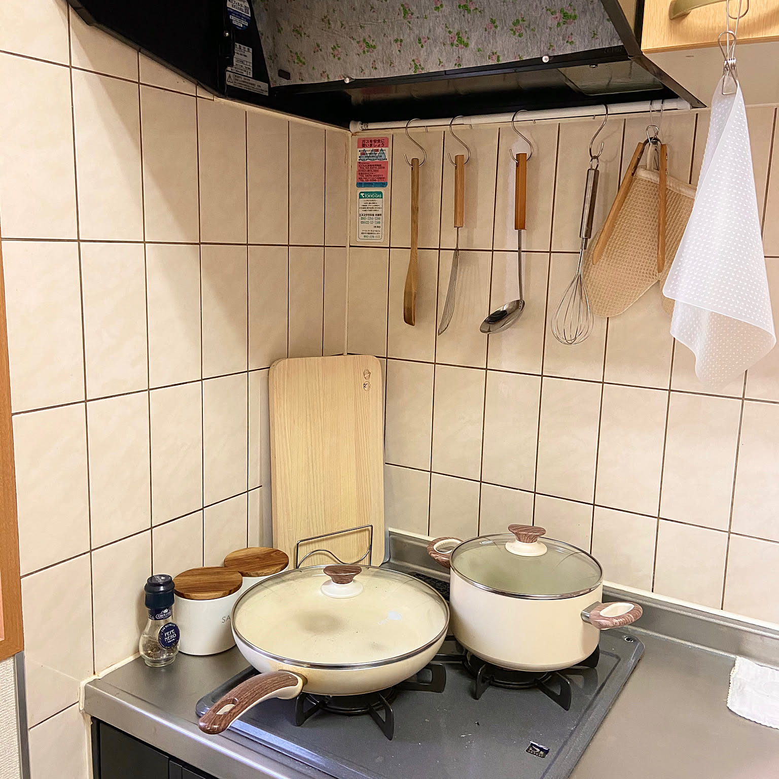 3コインズ/調味料棚/改善の余地あり/コンロ周り/ダイソー...などのインテリア実例 - 2022-09-05 11:20:34 ｜ RoomClip（ルームクリップ） | RoomClip ...