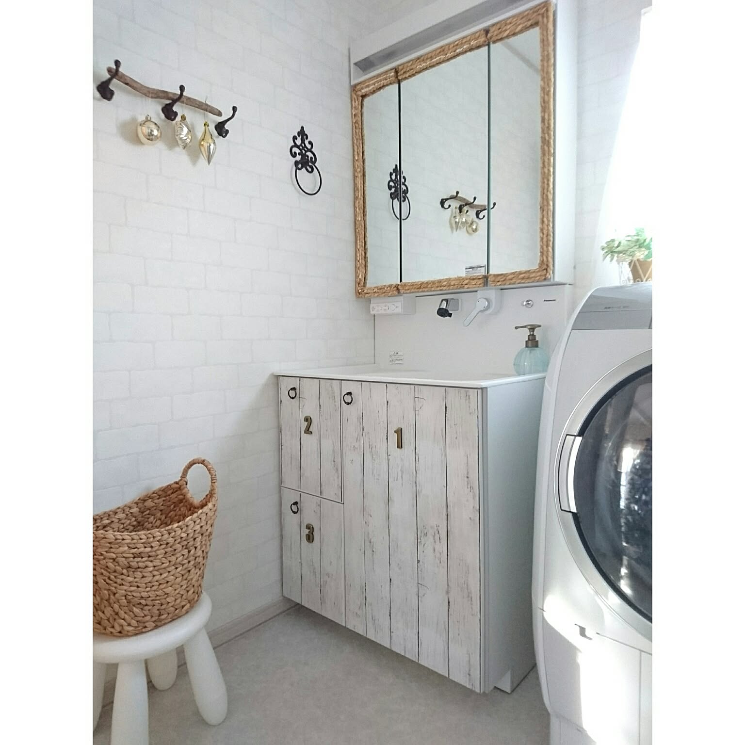 三面鏡リメイクのおすすめ商品とおしゃれな実例 | RoomClip 三面鏡リメイクのおすすめ商品とおしゃれな実例 | RoomClip