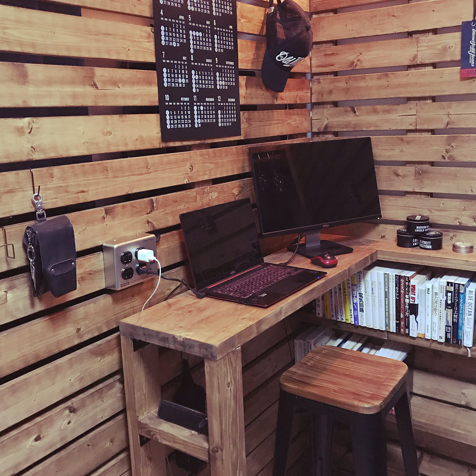 PCデスク周り/DIY/照明/電源タップ/賃貸インテリア...などのインテリア実例 - 2019-11-08 20:07:53 ｜ RoomClip（ルームクリップ）