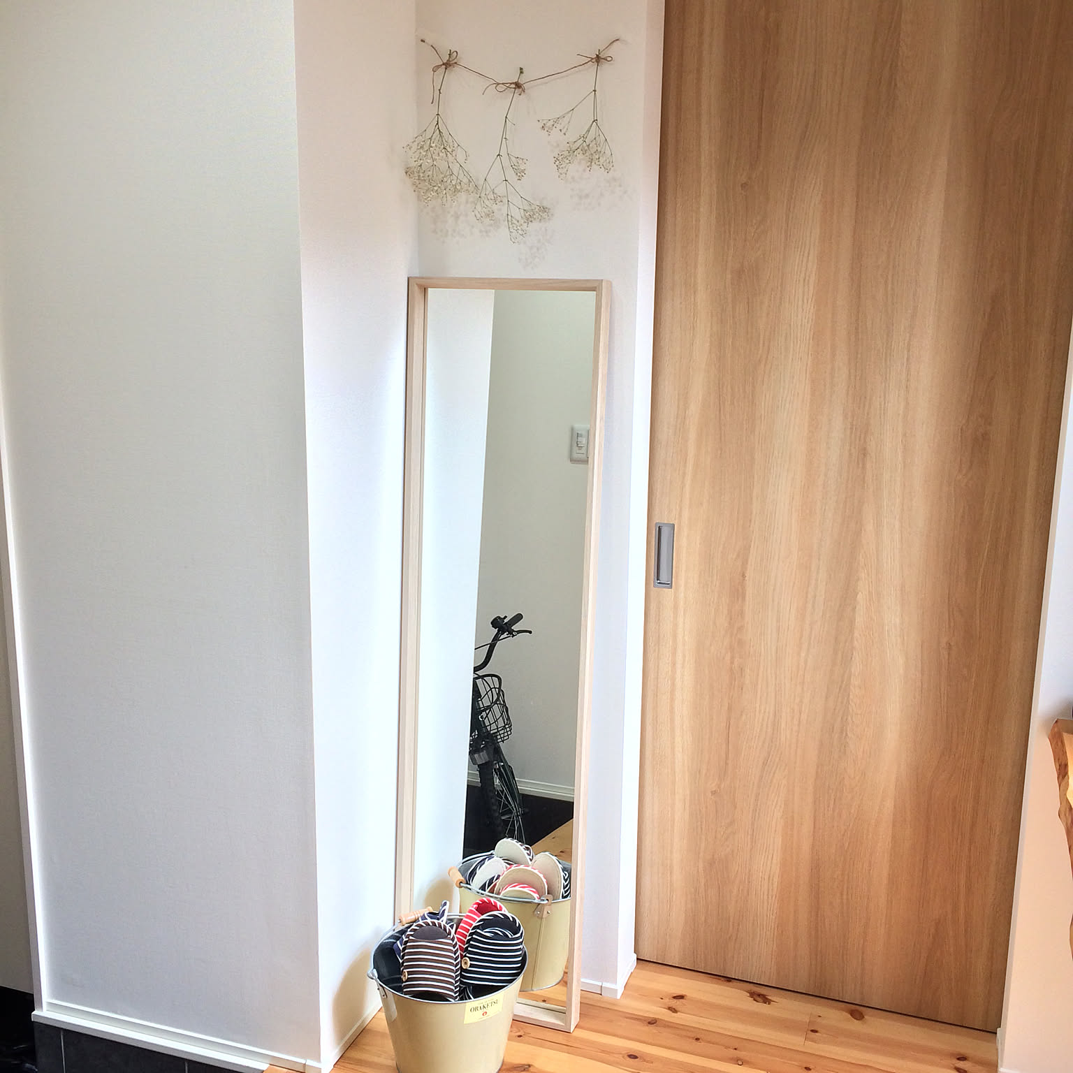 IKEAウォールミラーのおすすめ商品とおしゃれな実例 | RoomClip IKEAウォールミラーのおすすめ商品とおしゃれな実例 | RoomClip