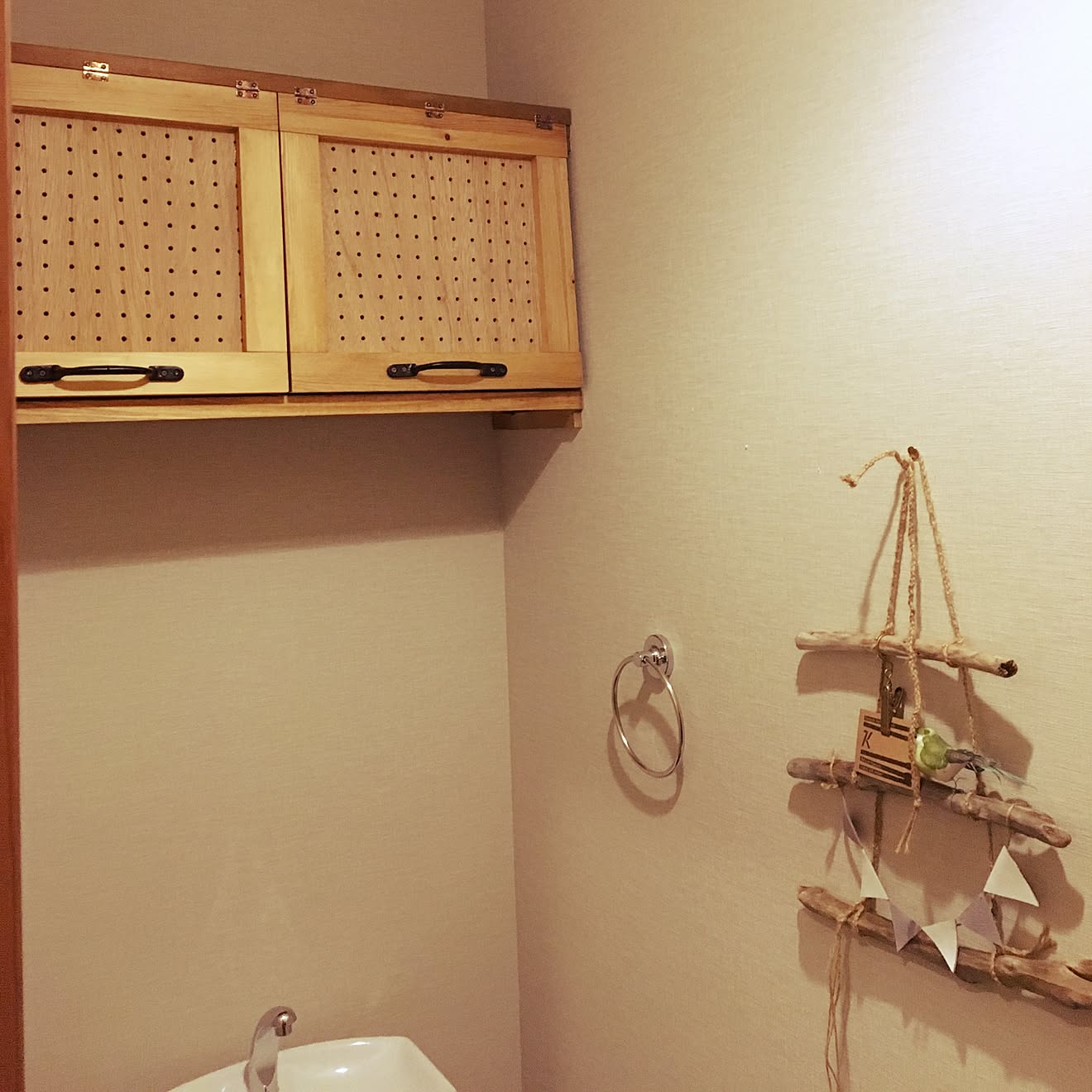 壁/天井/パンチングボード/有効ボード/絵本棚DIY/絵本棚...などのインテリア実例 - 2017-09-03 21:47:01 ...