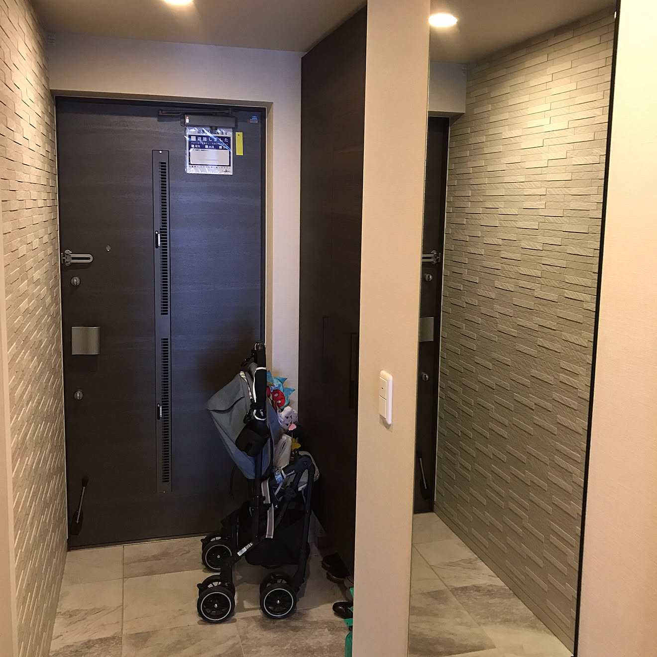 玄関/入り口/LIXIL玄関ドア/壁掛け鏡/全身鏡/姿見鏡...などのインテリア実例 - 2019-01-20 21:36:26 ...