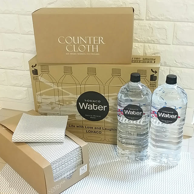 【水・ミネラルウォーター】LOHACO Water 2L 1箱（5本入） - 通販 | 家具とインテリアの通販【RoomClipショッピング】