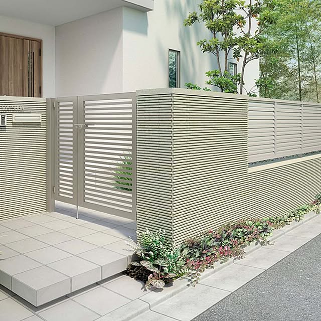 【写真付きレビュー】フェンス LIXIL フェンスAB YL3型(横ルーバー3) T-8 本体 2000mm(フリーポールタイプ専用)×800mm リクシル フェンス 目隠し おしゃれ ...