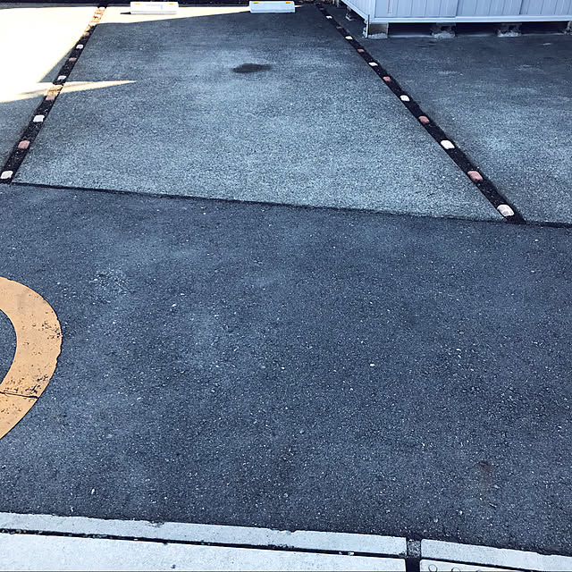 【写真付きレビュー】パーキングブロック NSP-120B 幅600mm高120mm コンクリート用ピン付き/カーストッパー/車止め/駐車場 ...