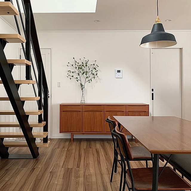 【写真付きレビュー】CHLOROSクロロス Leaf-handle リビングワイドキャビネット【サイドボード ローボード リビングボード キッチンボード 北欧家具 デザイン チーク無垢材 ...