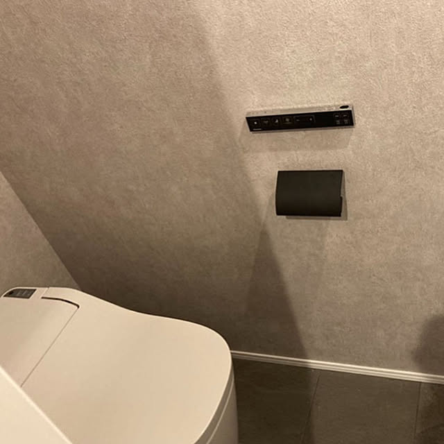 【写真付きレビュー】SC-473-XK KAWAJUN（カワジュン） ペーパーホルダー （ブラストブラック）（SC473XK）の通販商品&口コミ情報 | RoomClipショッピング