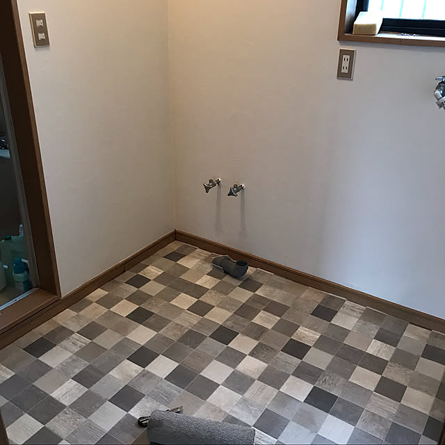 【写真付きレビュー】サンゲツ 住宅用 クッションフロア HM-11099・HM-11100（アルベロタイル）（旧品番：HM-10085・HM-10086）1.8mm厚 抗菌 ストーンタイプ ...