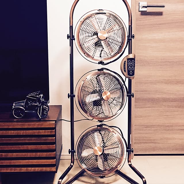【あすつく】 ドウシシャ 3連タワー型 メタルBOX扇風機 NBM-2381 ABM ブロンズ 全高110cm 羽根径21cm 1年保証 送料無料のレビュー・クチコミとして参考になる投稿1枚