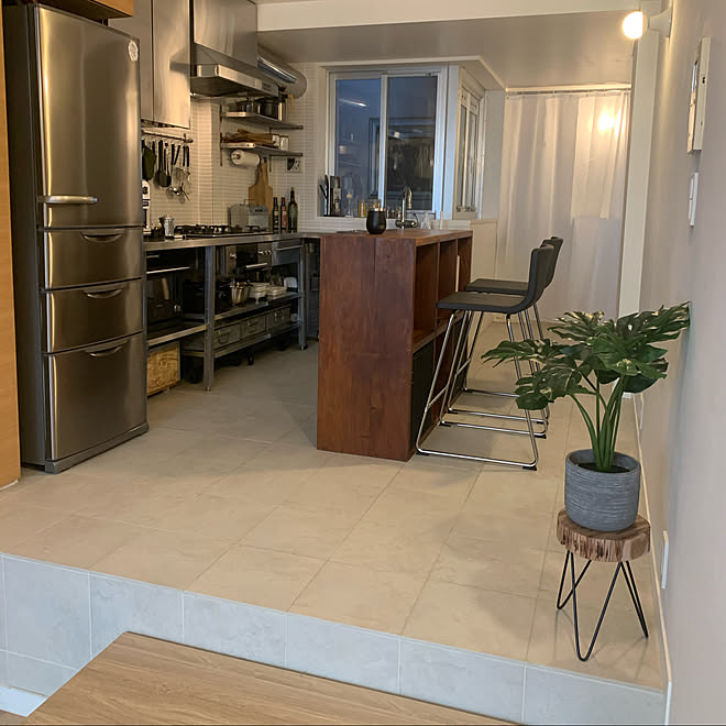 リビング階段/コンクリート/気分で変える/1LDKS一人暮らし/リビングインテリア...などのインテリア実例 - 2021-01-09 09:52:22 ｜ RoomClip（ルームクリップ）