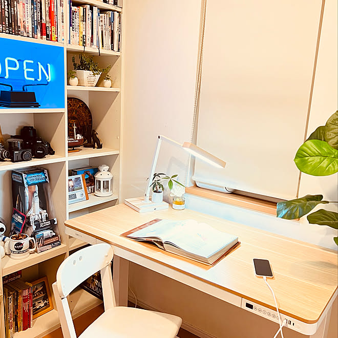 楽歌株式会社の「FlexiSpot 電動式昇降デスク」モニター ｜ RoomClip（ルームクリップ）