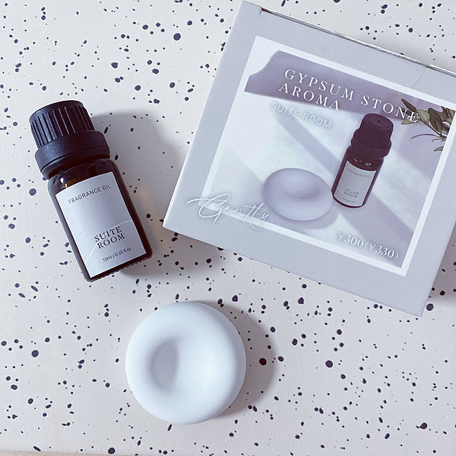 アロマオイル/アロマ/3COINS/スリーコインズ/机のインテリア実例 - 2022-09-04 23:14:41 ｜ RoomClip（ルームクリップ）