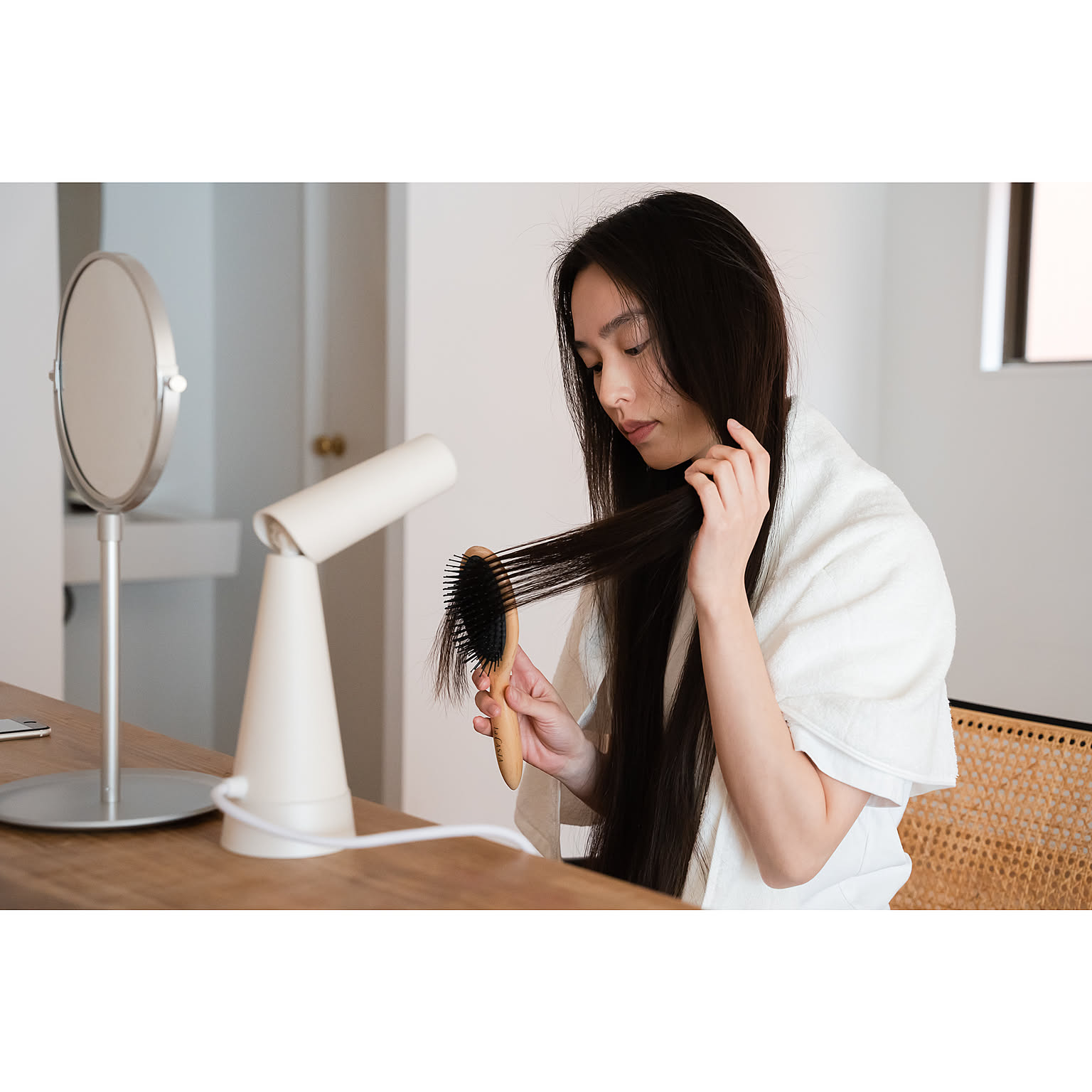 PAUZ PAUZ スタンディングヘアードライヤー クリームホワイト - 通販 | 家具とインテリアの通販【RoomClipショッピング】