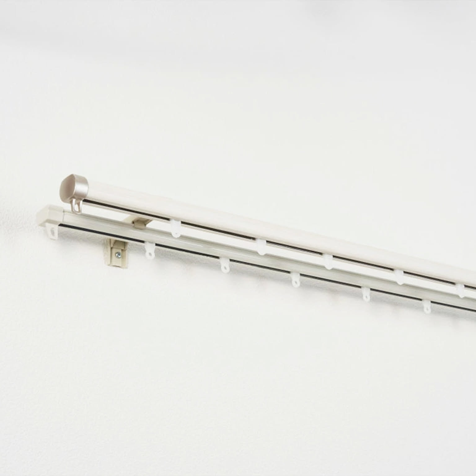 伸縮式カーテンレール リネア TOSO トーソー S2.0〜3.0m用 W2.0〜3.0m用 木目ブラウン/木目ホワイト 1セット - 通販 | 家具とインテリアの通販【RoomClipショッピング】