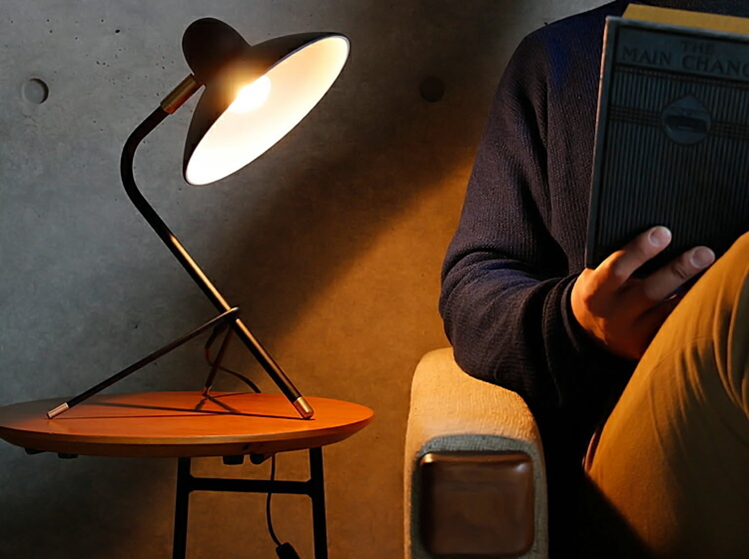 Arles デスクランプ ホワイト - 通販 | 家具とインテリアの通販【RoomClipショッピング】