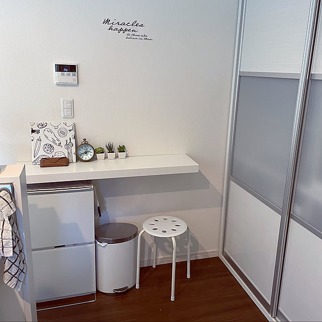 シンプル・軽い・リーズナブル♪使い方自由なIKEAの「LACK」シリーズ | RoomClip mag | 暮らしとインテリアのwebマガジン