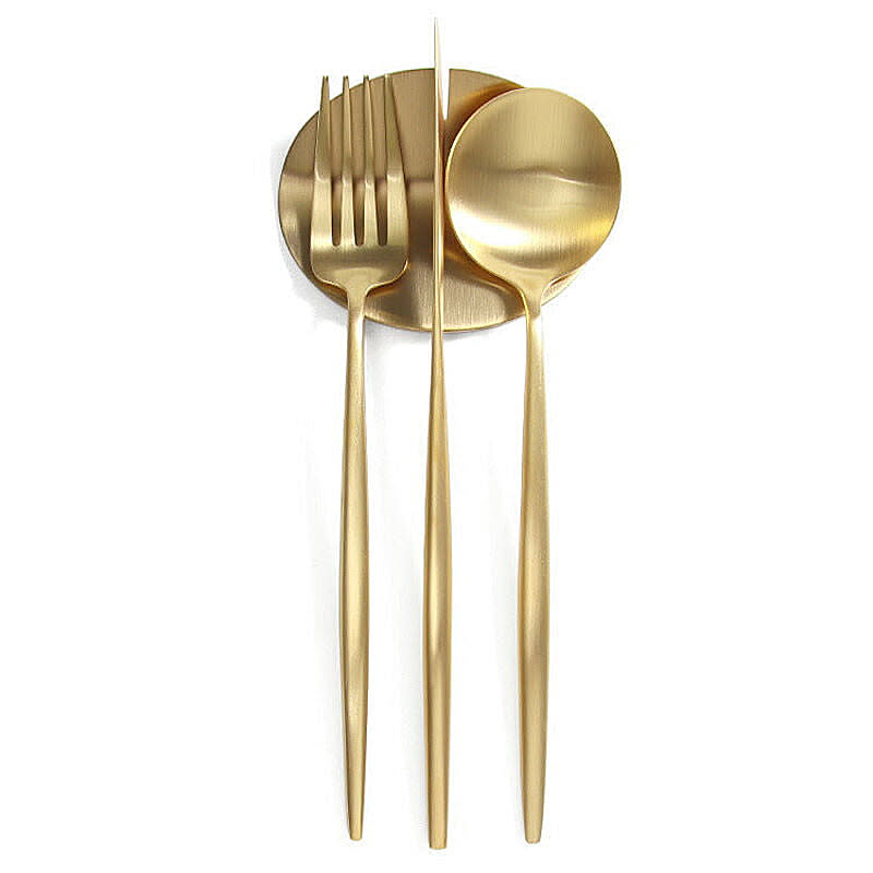 クチポール Cutipol ＜4点セット＞クチポール ムーンマット ゴールド ディナー3点＆カトラリーレストゴールド1点 Cutipol ...